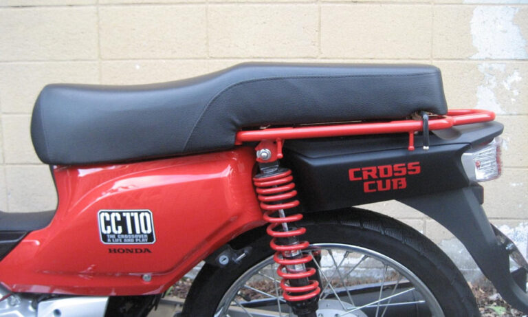 クロスカブ CC110・CC50 カスタムシートおすすめ10選【タンデムシート・ローダウンシート・ダブルシートなど】
