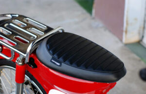 スーパーカブ 110・C125・50・90 カスタムシートおすすめ12選【タンデムシート・ダブルシート・シートカバーなど】